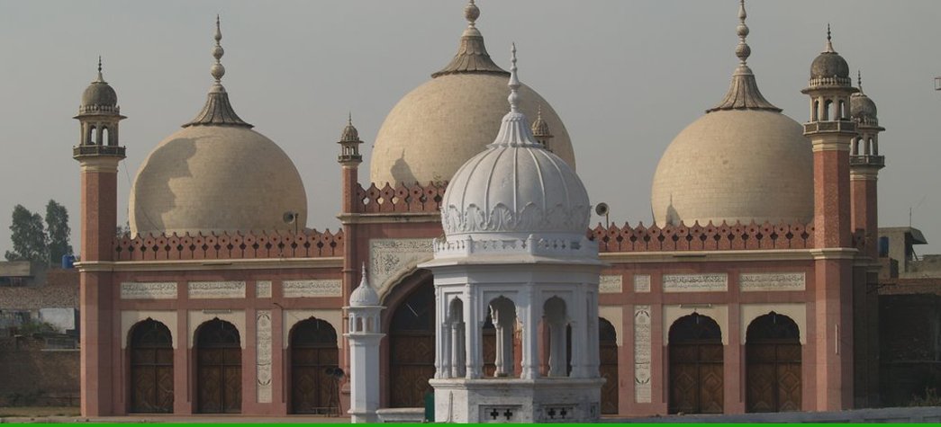 Gujrat Punjab Tourism - Pakistan & Gulf Economist